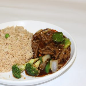 (S)Beef Black Pepper Sauce with Fried Rice 黑椒牛肉/炒飯 – General Thai Chinese